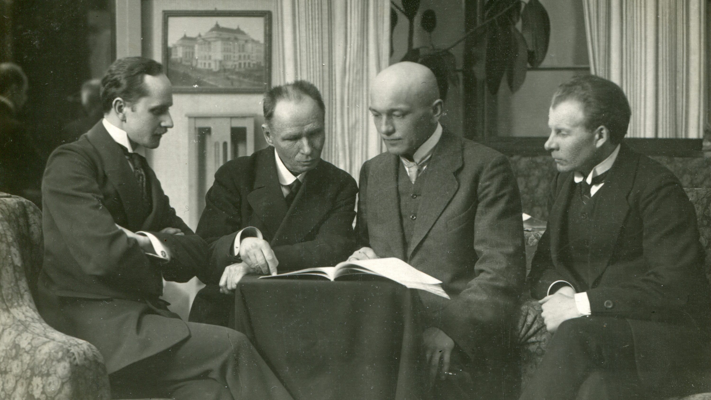 Eesti Kunstimuuseumi ajalugu - Eesti Kunstimuuseum