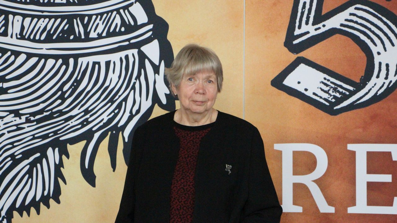 Tiiu Reimo kuraatorituur näitusel „Eesti raamat 500. Reliikviad ...